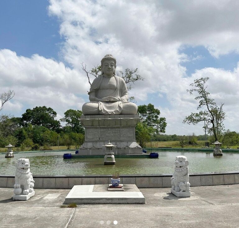 Explore Two Spiritual Temples | Visit Pearland